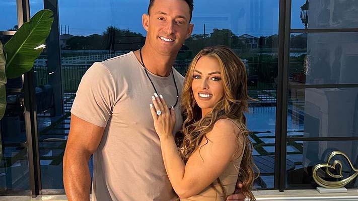 Photos Mandy Rose Reveals Engagement To Former Wwe Nxt Star Pwmania Wrestling News