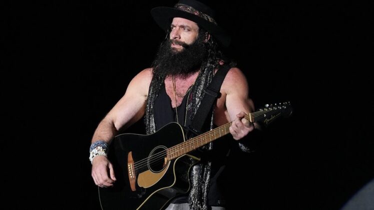 Elijah (Elias) Returns On WWE NXT, Issues Challenge To Trick Williams ...